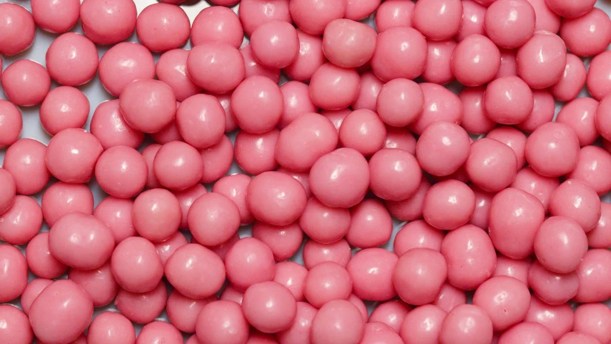 Chicles arrojados al suelo albergan entre 50 mil y 70 mil bacterias ...
